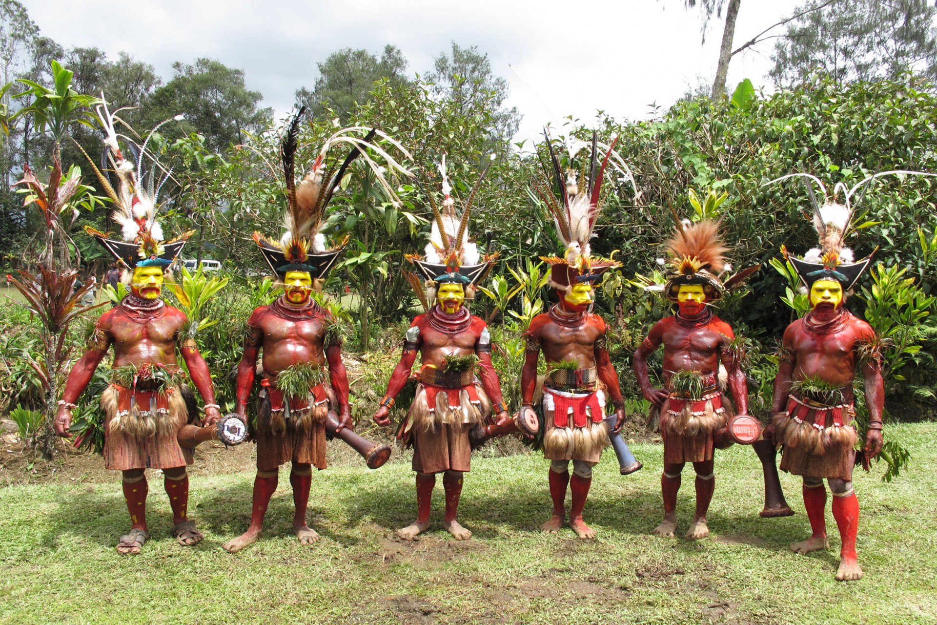 Papua New Guinea in Style and Comfort - Reef and Rainforest Tours Papua New Guinea in Style and Comfort - Reef and Rainforest Tours